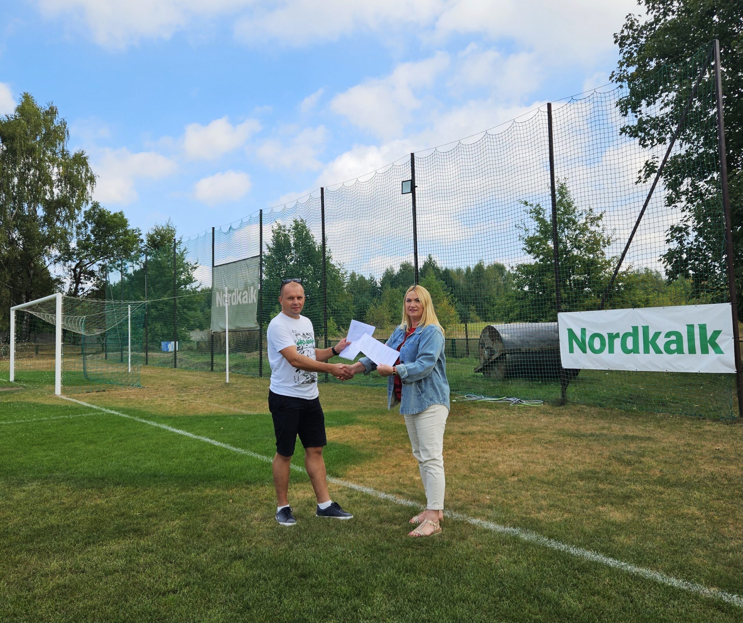 Nordkalk przedłuża współpracę z UKS Sokół Rykoszyn – Wsparcie dla lokalnych tradycji piłkarskich ...